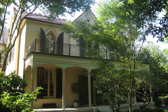 Explore New Orleans' Garden District: Private 2-hour Walking Tour - Authenticity and Value