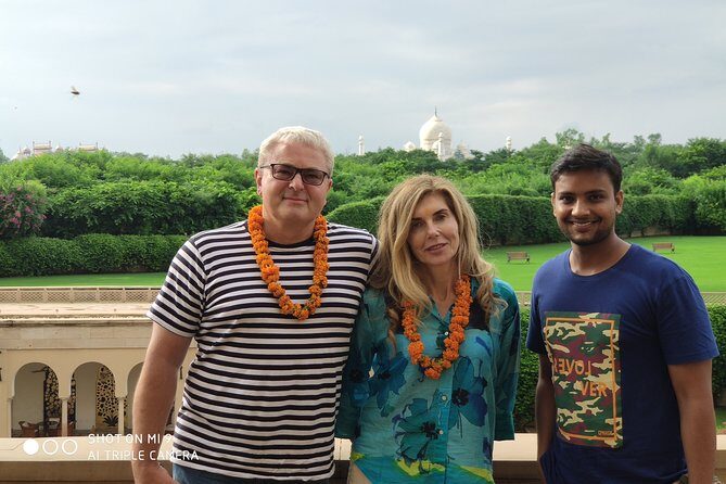 Explore Old City Agra And Amazing Taj Mahal With Private Guide - Visiting the Taj Mahal: The Heart of the Tour