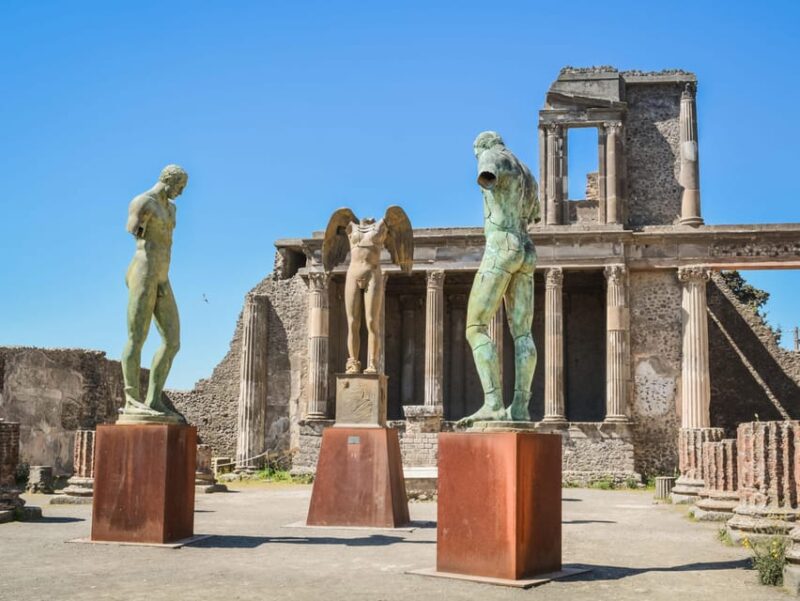 Explore Pompeii: Ruins, Forum & Ancient Villas Unveiled - Key Points
