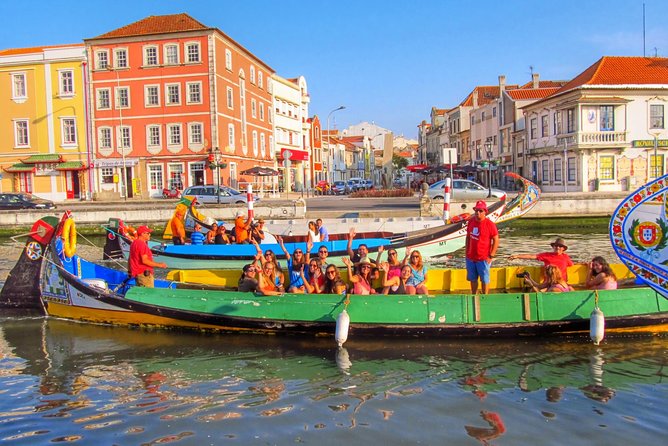 Explore Porto & Aveiro within Riverboat Cruises - Private Full Day Tour from Lisbon with Lunch - Aveiro: The Portuguese Venice