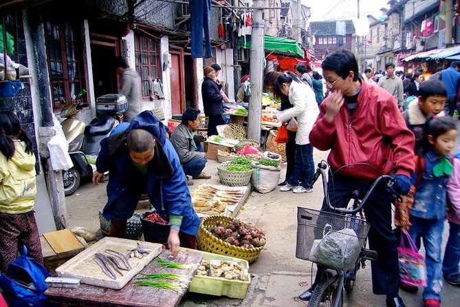 Explore Shanghai Ancient Downtown with Authentic Local Food - Who Will Love This Tour?