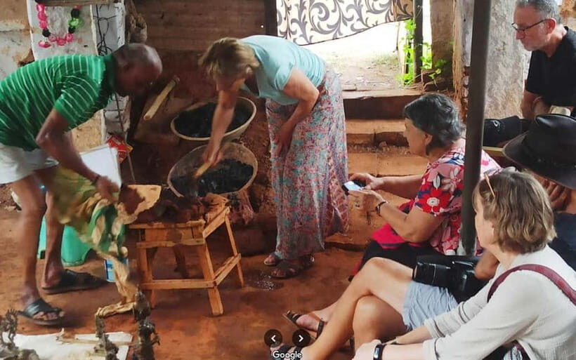 Explore Thanjavur Art: Painting, Dolls, Bronze Making - Key Points