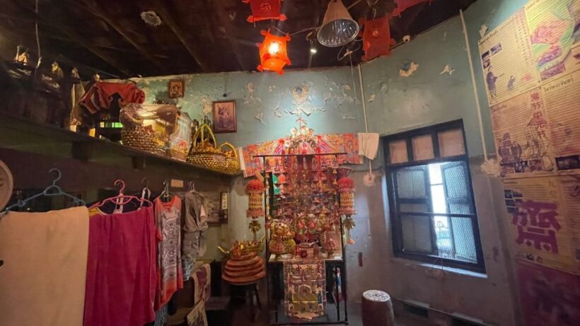 Explore The Back Alleys And Hidden Gems In Chinatown Bangkok - Key Points