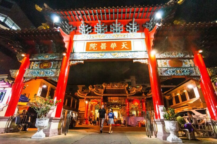 Explore The Back Alleys And Hidden Gems In Chinatown Bangkok - A Complete Walkthrough of the Chinatown Experience