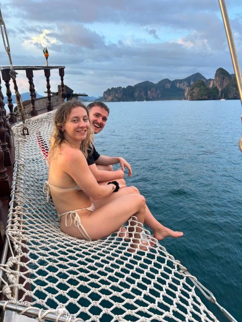 Explore the bay of Krabi on a traditional Chinese sailboat - Key Points