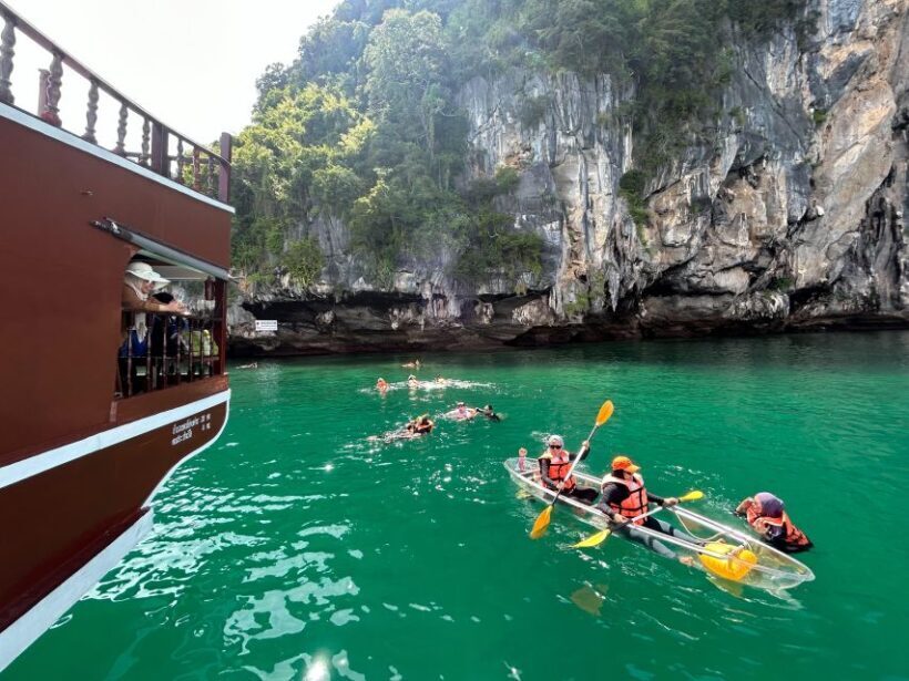 Explore the bay of Krabi on a traditional Chinese sailboat - Sunset and Seafood Feast
