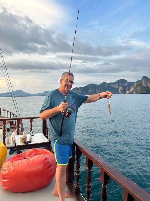 Explore the bay of Krabi on a traditional Chinese sailboat - Practical Tips and What to Bring