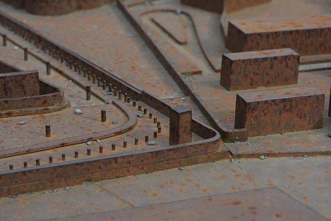 Explore The Berlin Wall: Cold War Berlin and Behind the Berlin Wall - Exploring the Remnants of the Berlin Wall