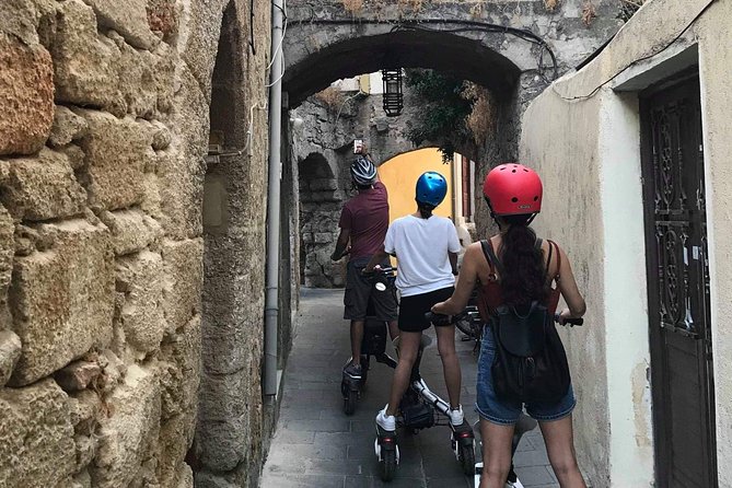 Explore the Medieval city of Rhodes on scooters - 2 hours - FAQs