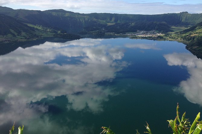 Explore the Wonders of Sete Cidades & West Side on a Jeep Tour - Seamless Logistics and Exceptional Customer Service