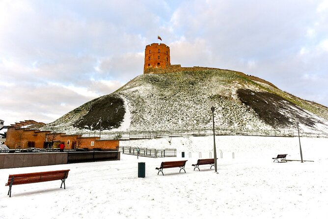 Explore Vilnius: Old Town and Uzupis Guided Walking Tour - Inclusions and What to Expect