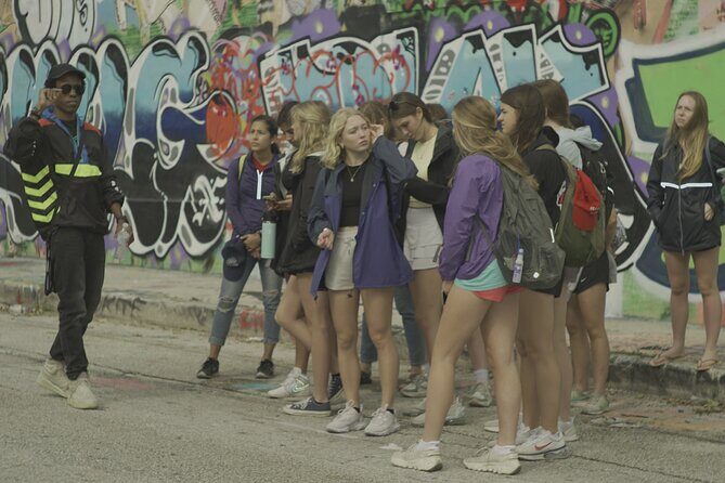 Explore Wynwood with local artist - A Deep Dive into the Wynwood Tour