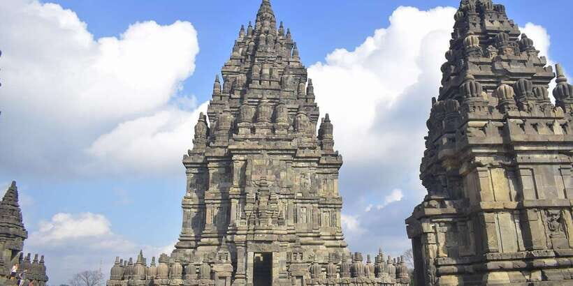 Explore Yogyakarta: Borobudur & Prambanan Temple Tour - Key Points