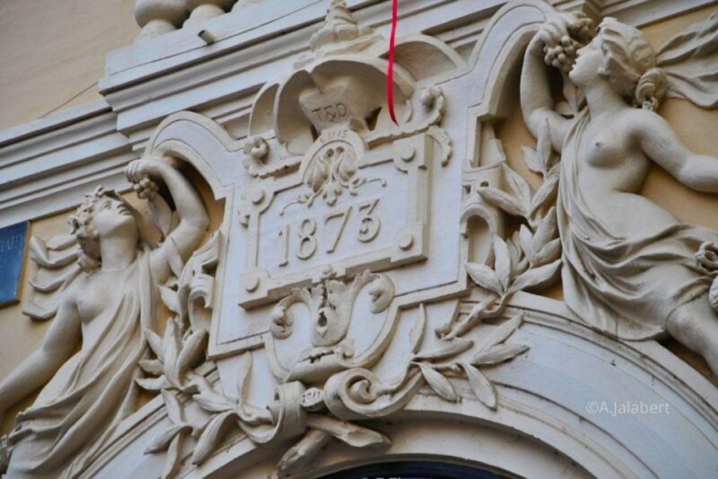 Exploring 19TH Century Glamour With Madame Rose in Toulouse - Unraveling the Secrets of the Comtal Castle Moat