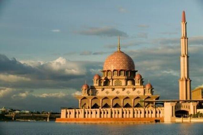 Exploring Putrajaya: A Half-Day Sightseeing Tour - Key Points