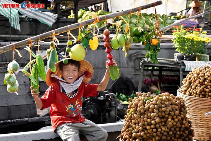 Exploring the Vibrant Cai Rang Floating Market in Can Tho - Cai Rang Floating Market: A Spectacle of Trade and Culture