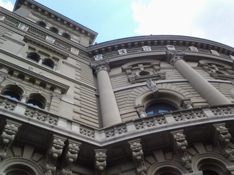 Exploring UNESCO Gem: Private 3-Hour Walking Tour of Bern - Knowledgeable Guide Insights