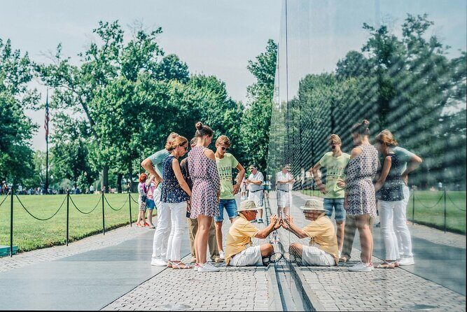Exploring Washington's Iconic Landmarks - An In-Depth Look at the Tour Experience