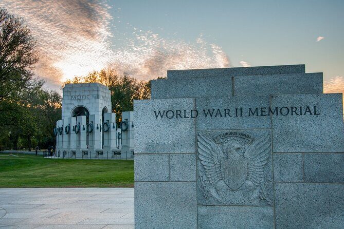 Exploring Washington's Iconic Landmarks - The Guide’s Role and the Authenticity of the Experience