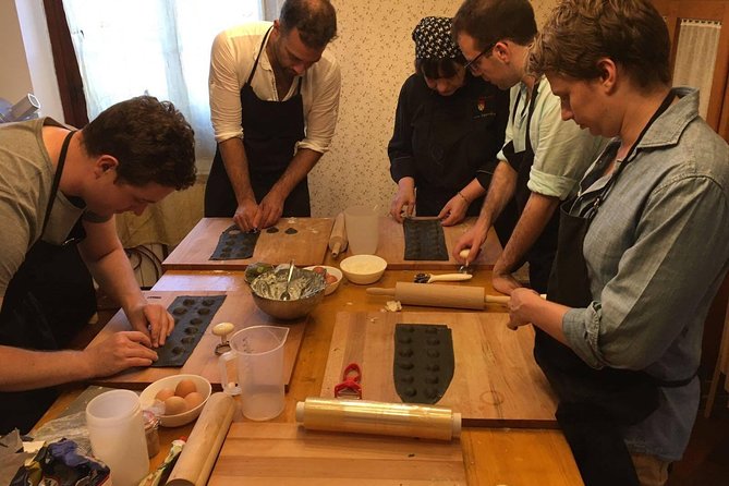 Express Pasta-Making Lesson with Gourmet Dinner - Who Will Love This Tour?
