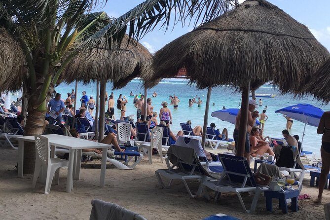 FACILITIES BEACH CLUB For A Day At The Beach At Los Arrecifes Restaurant. - The Practicalities