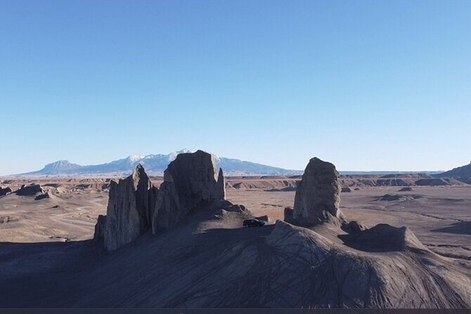 Factory Butte and Moonscape Overlook Guided Tour - Key Points