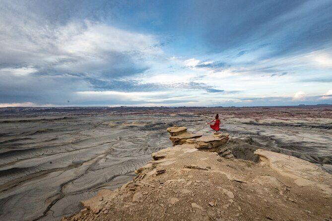 Factory Butte and Moonscape Overlook Guided Tour - Skyline Rim: The Moonscape Overview