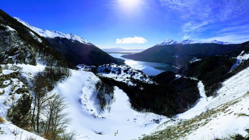 Fagnano and Escondido Lakes Tour by 4WD Vehicle in Ushuaia - An Off-Road Adventure in Tierra del Fuego