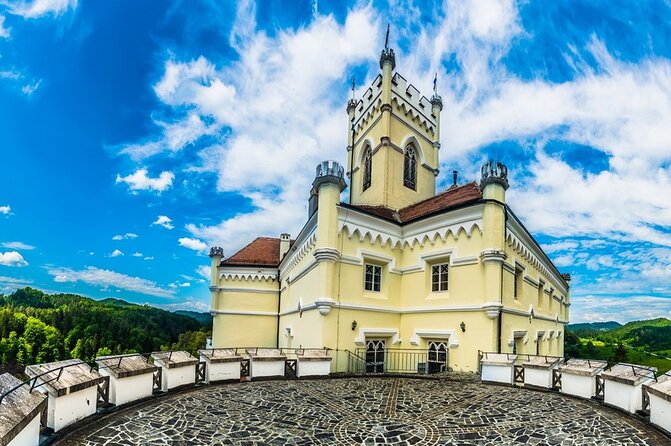 Fairytale Castle & Wine Tasting & Lunch - Scenic Views and Beautiful Landscapes