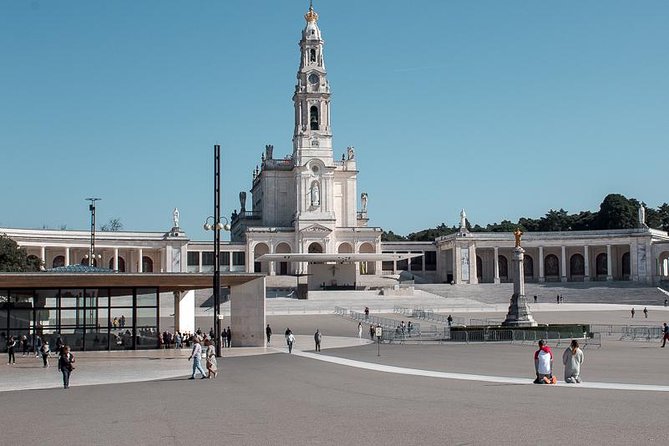 Faith and Heritage: Fátima Batalha Nazaré and Óbidos Private Tour from Lisbon - Who Will Benefit Most?