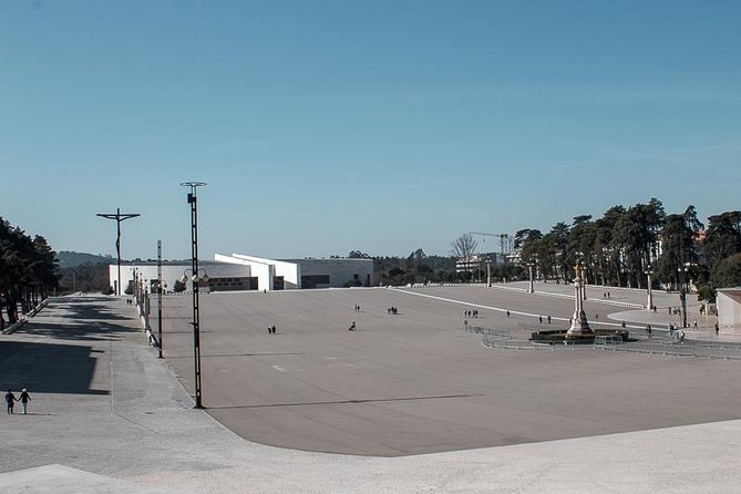 Faith and Heritage: Fátima, Batalha, Nazaré, Óbidos From Lisbon - Accessibility and Cancellation Policy