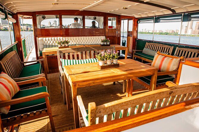 Fall Foliage Cruise on Yacht Full Moon from Chelsea Piers - Cost and Value Analysis
