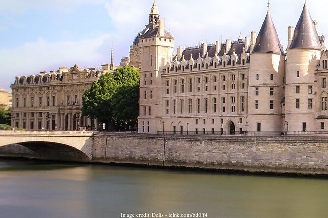Fall In Love With Paris: Private Half-Day Highlights Tour - What Makes This Tour Stand Out?