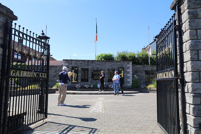 Falls road Murals Walking Tour with former prisoners - Practical Details and Value