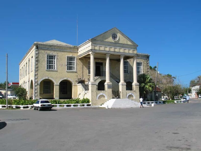 Falmouth: Historic Sightseeing Tour - Relaxing at Doctor’s Cave Beach