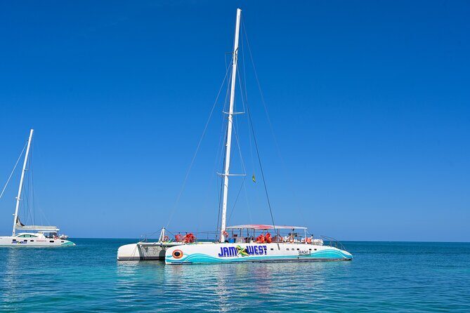 Family Catamaran Cruise from Jamwest Beach Negril Hotels - The Reviews Tell a Balanced Story