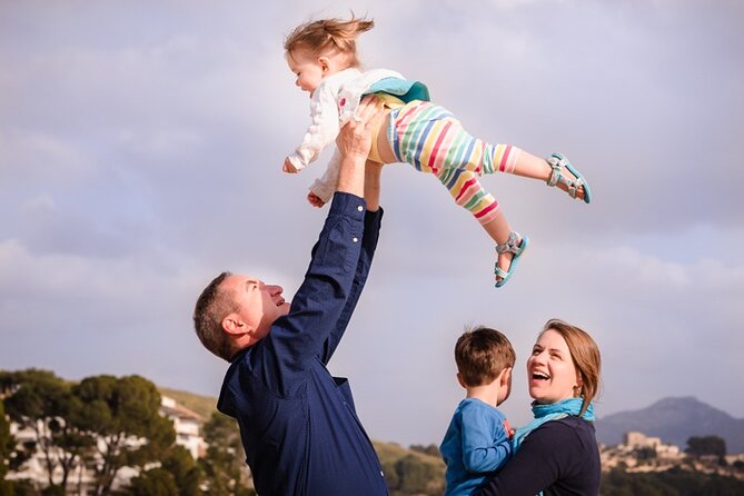 Family & Couple Photoshoot With a Professional Photographer - Accessibility and Meeting Points