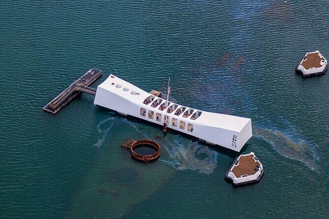 Family-friendly Pearl Harbor and Honolulu Downtown with private transportation - Key Points