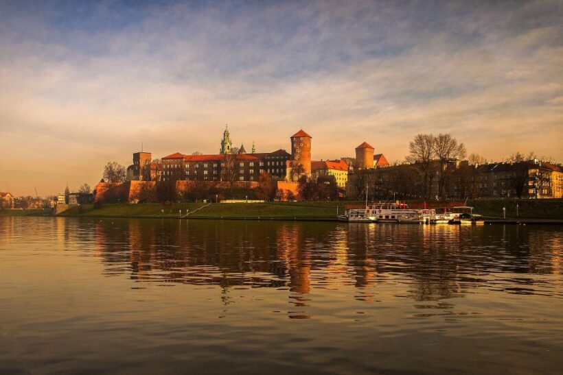Family Tour of Krakow Old Town with Sweets Factory & Cruise - Practical Details and Value