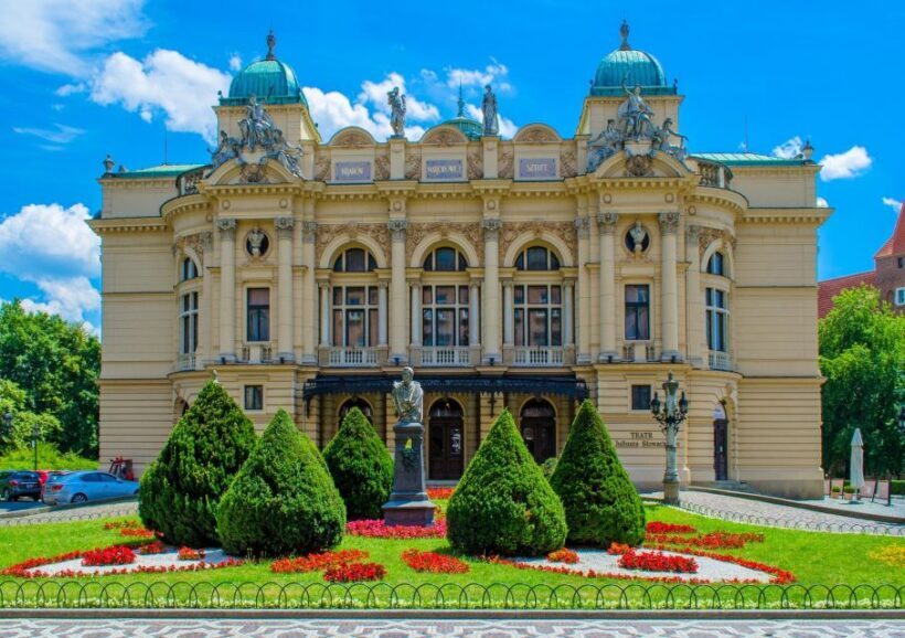 Family Tour of Krakow Old Town with Sweets Factory & Cruise - Who Will Love This Tour?