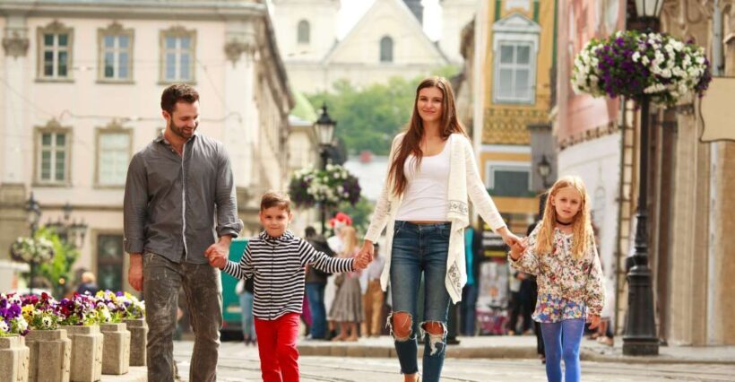 Family Tour of Linz's Old Town, Pöstlingberg and Grottenbahn - Practical Tips