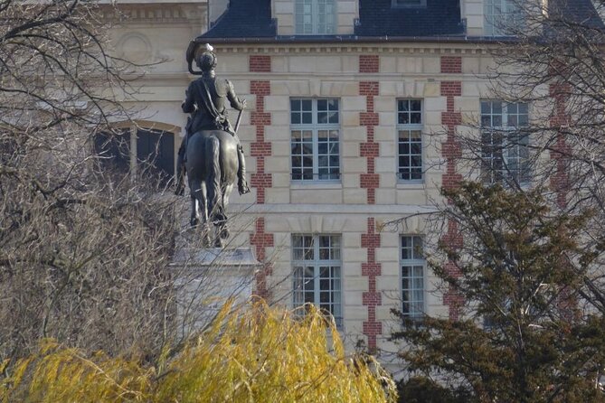 Family Treasure Hunt From the Panthéon to the Louvre - Cancellation and Booking Information