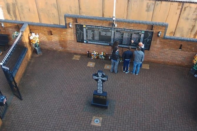 Famous 1.5 hour Belfast Murals Tour - Detailed Breakdown of the Itinerary