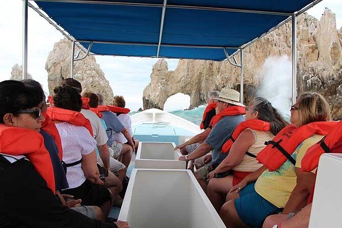 Famous Arch tour with Glass Bottom Boat. - Who Is This Tour Best Suited For?