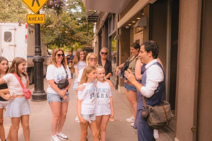 Fan Tribute: Taylor Swift in New York Walking Tour - An insider look at the Fan Tribute: Taylor Swift in New York Walking Tour