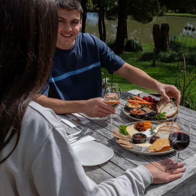 Farmer's Lunch and Arthurs Seat Eagle Cable Car Ride - For 2 - Who Will Love This Experience?