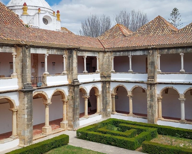 Faro: Flexible Walking Tour in Historic Center - Who Should Consider This Tour?