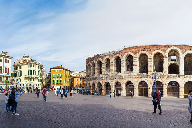 Fascinating Verona: in the Footprints of Romeo and Juliet - Experiencing Signori Square