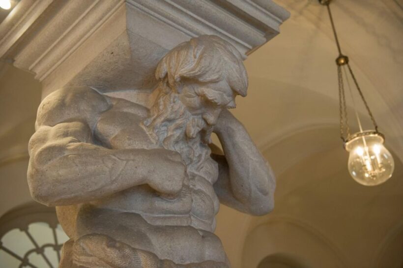 Fast-Track Amalienborg Palace Museum Copenhagen Private Tour - What to Expect from the Tour