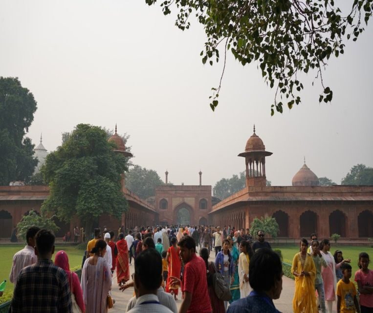 Fast-track entry into taj mahal with entrance included. - Fast-track entry into Taj Mahal with entrance included